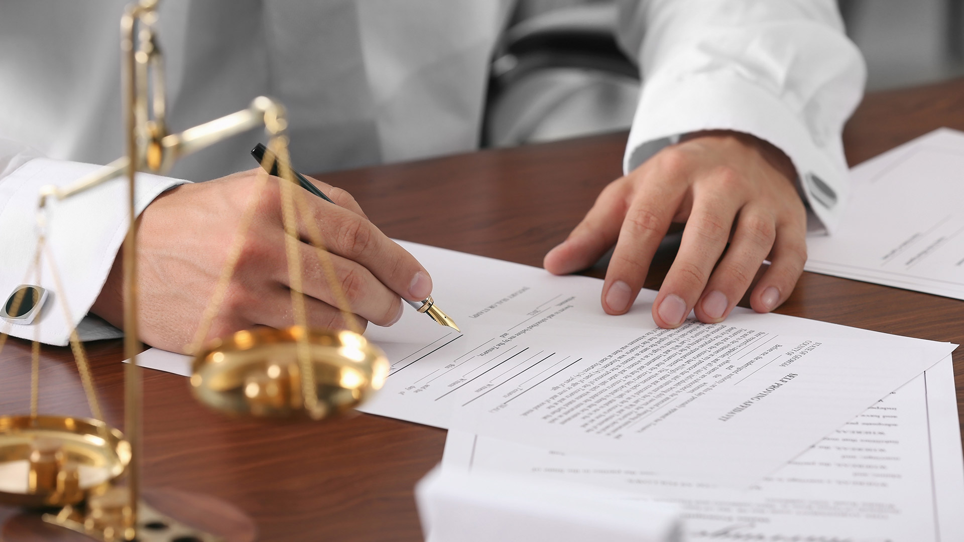 Signer l’acte authentique chez un notaire, comment ça se passe